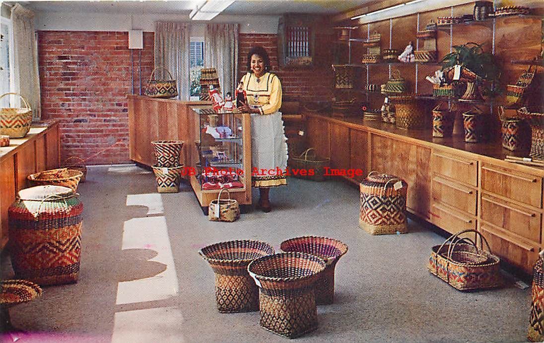 MS, Philadelphia, Mississippi, Choctow Indian Craft Shop Interior,HF ...