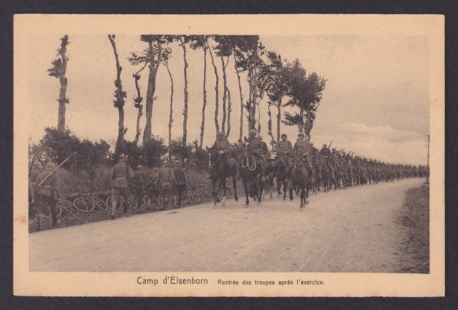 BELGIUM Postcard Camp d'Elsenborn (Elsenborn camp) Return of the troops ...