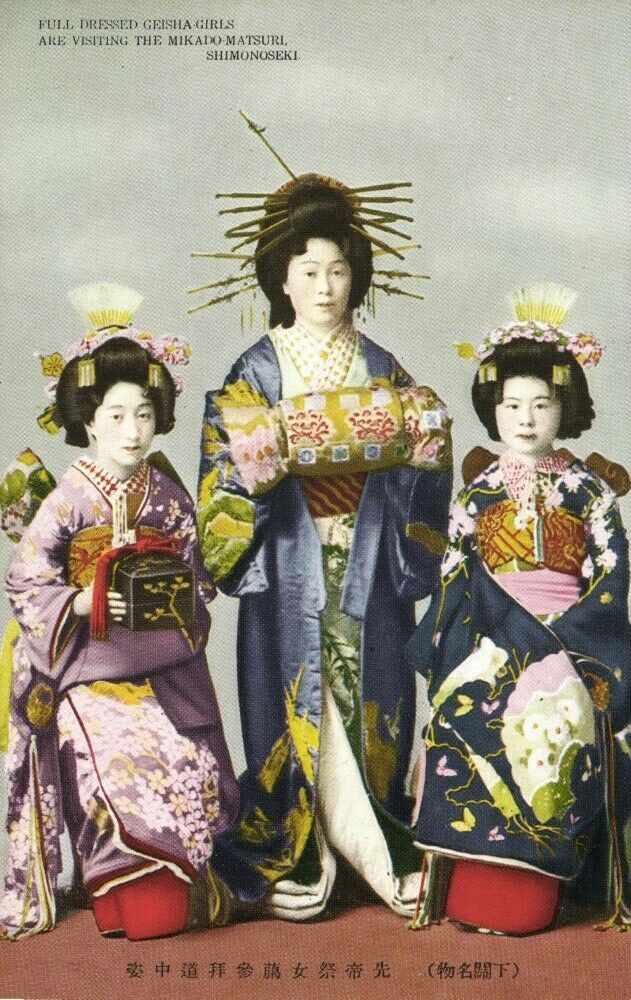 japan, SHIMONOSEKI, Full dressed Geisha Girls visiting Mikado Matsuri ...