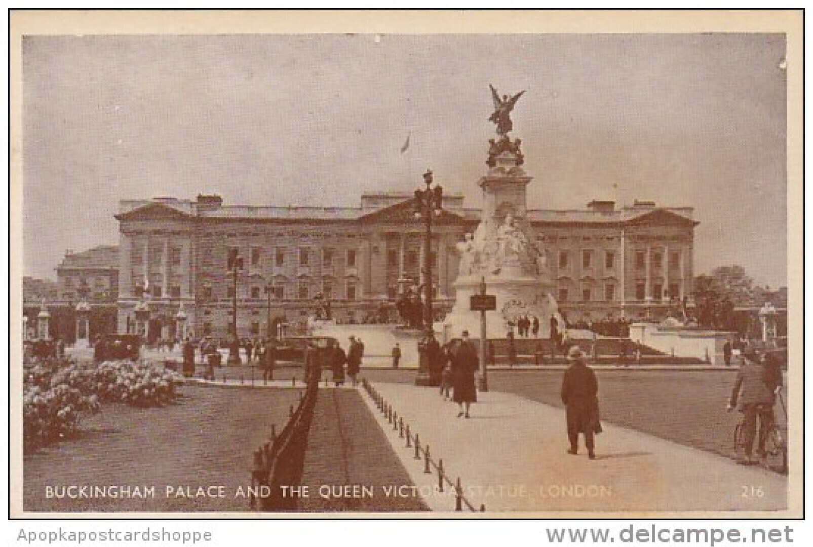 England London Buckingham Palace and The Queen Victoria Statue | Europe ...