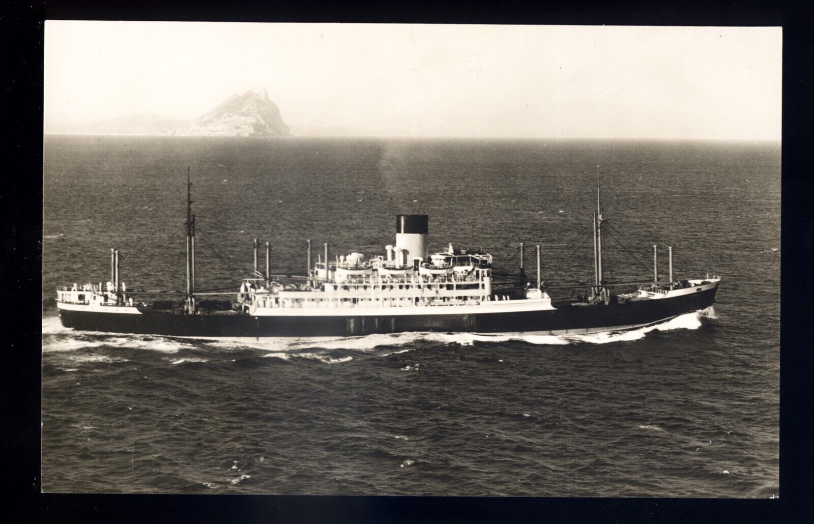 ca0972 - Blue Funnel Cargo Ship - Perseus - built 1950 - postcard 5.5 x ...