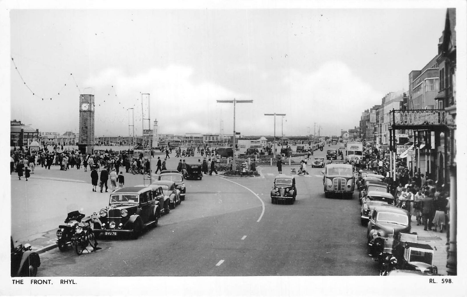 br109255 the front rhyl wales real photo uk oldtimer car cafe | Europe ...