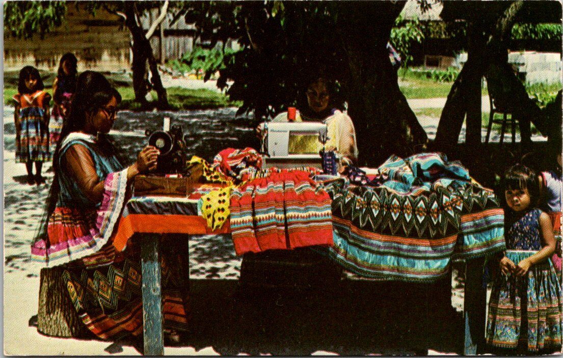 Florida Indian Village Florida Miccosukee Indians Manufacturing Native ...
