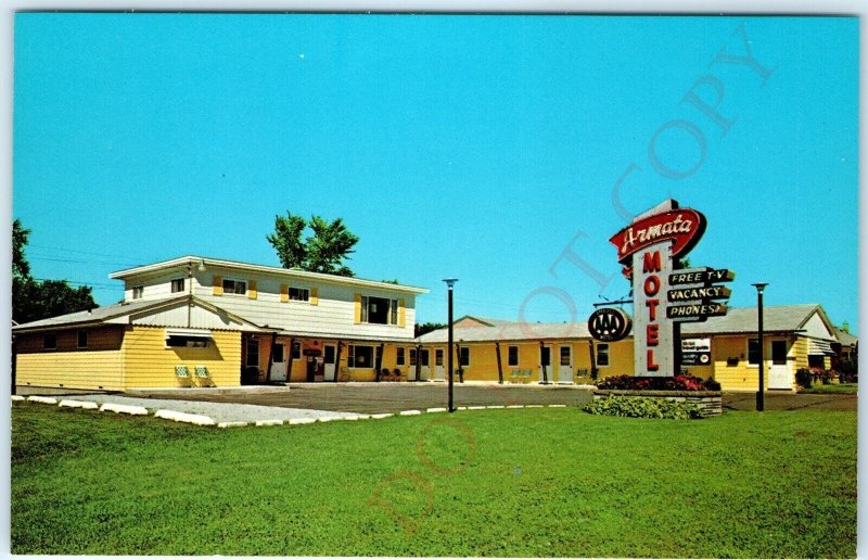 c1950s Ironwood, MI Armata Motel Hwy 2 Mobil Chrome Photo PC MCM Neon ...