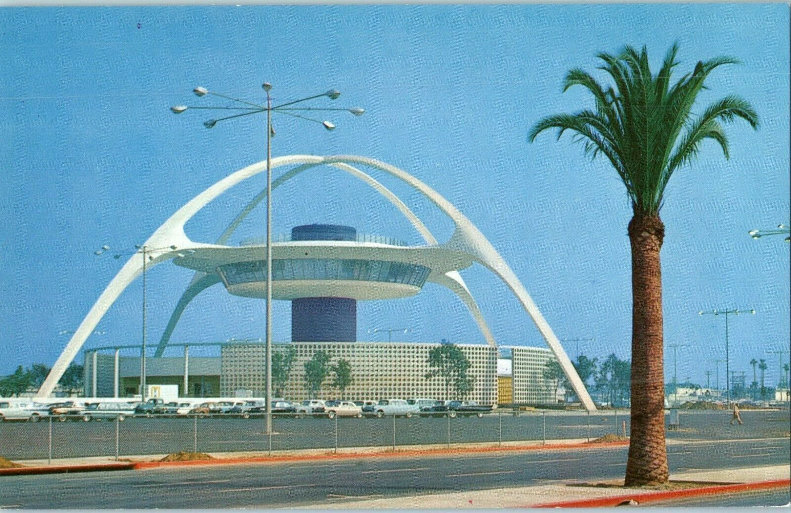 LAX Theme Building Iconic Space Age Building at Los Angeles Airport ...