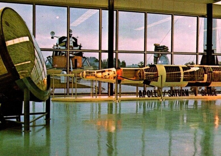 Apollo Saturn 5 Rocket Scale Model JFK Space Center NASA TWA FL ...