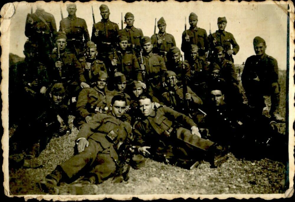 IMR00394 romania tulcea somona soldiers rifles military uniforms WWII ...