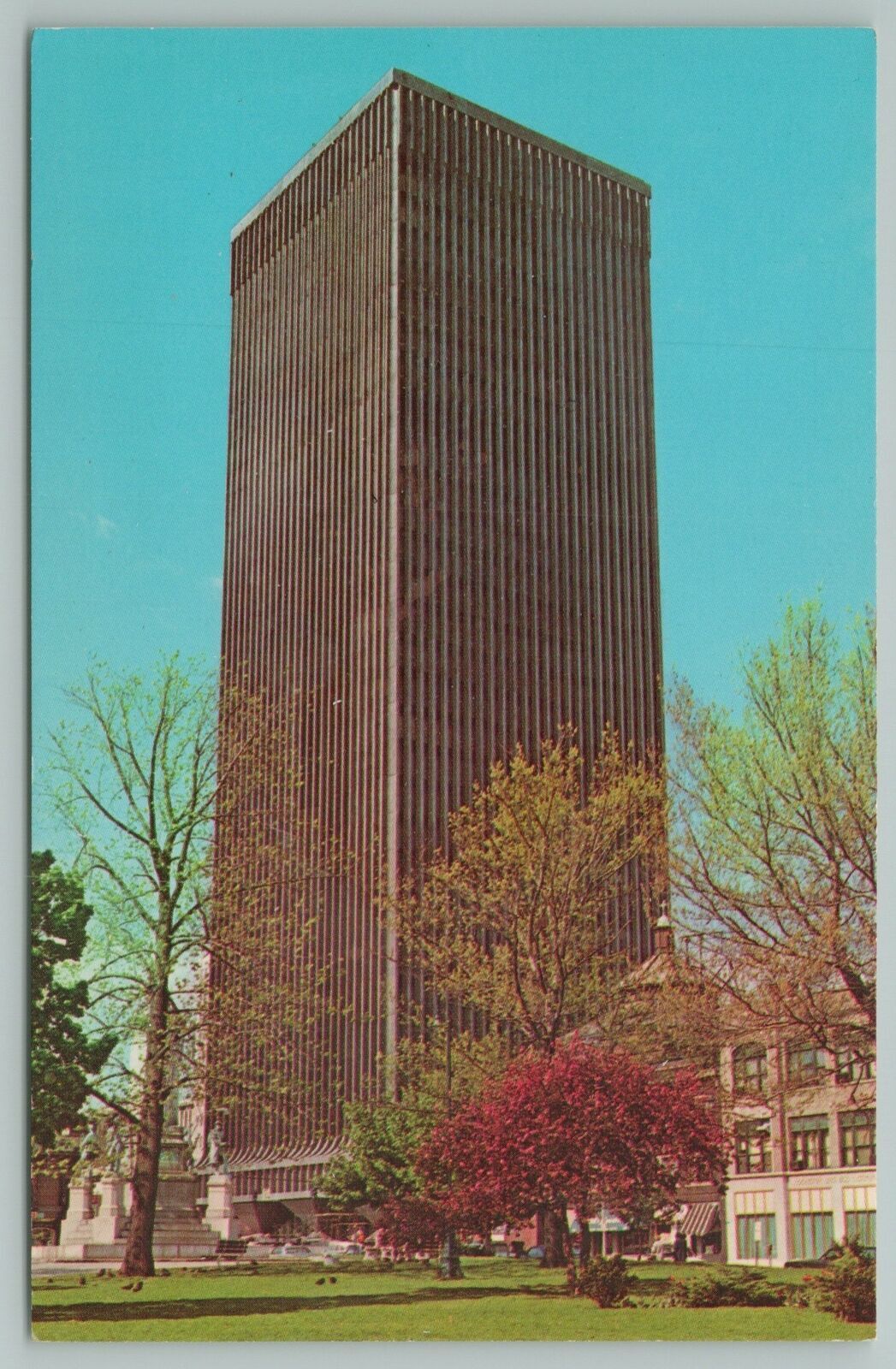 New York~Rochester~Xerox Building Downtown~Memorial Statues~Park ...
