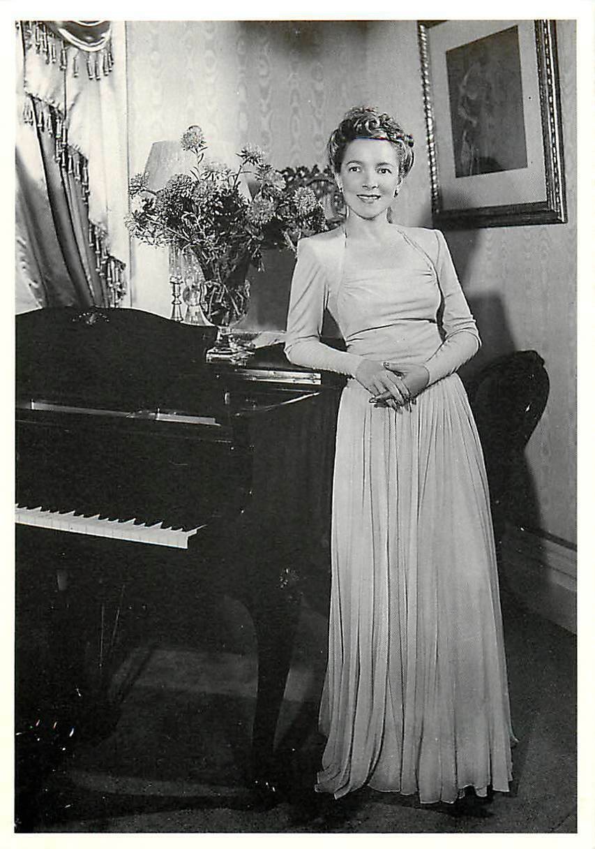 Helen Hayes Actress in the 1930s Modern Postcard | Topics - People ...