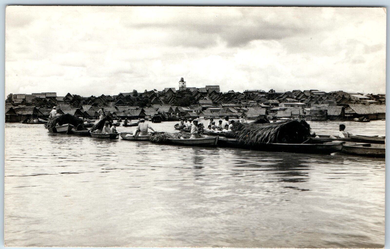 c1940s Iquitos, Peru Amazon River RPPC Men Boat House Shanty Town Foto ...