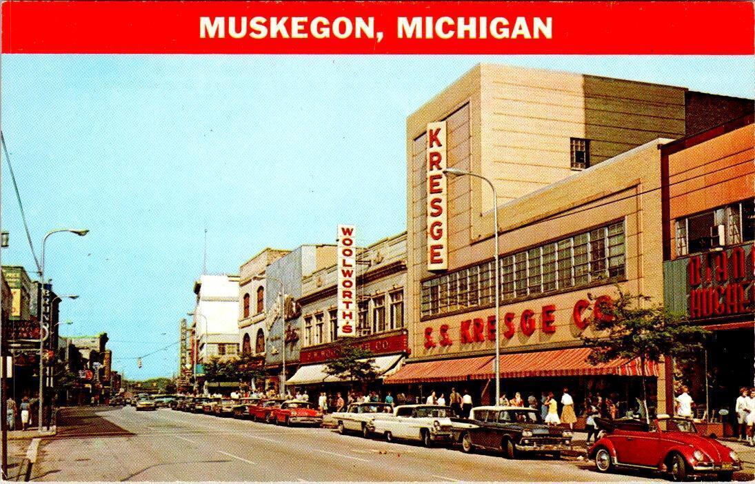 Muskegon, MI Michigan WESTERN AVE STREET SCENE 50's Cars~VW Convertible ...
