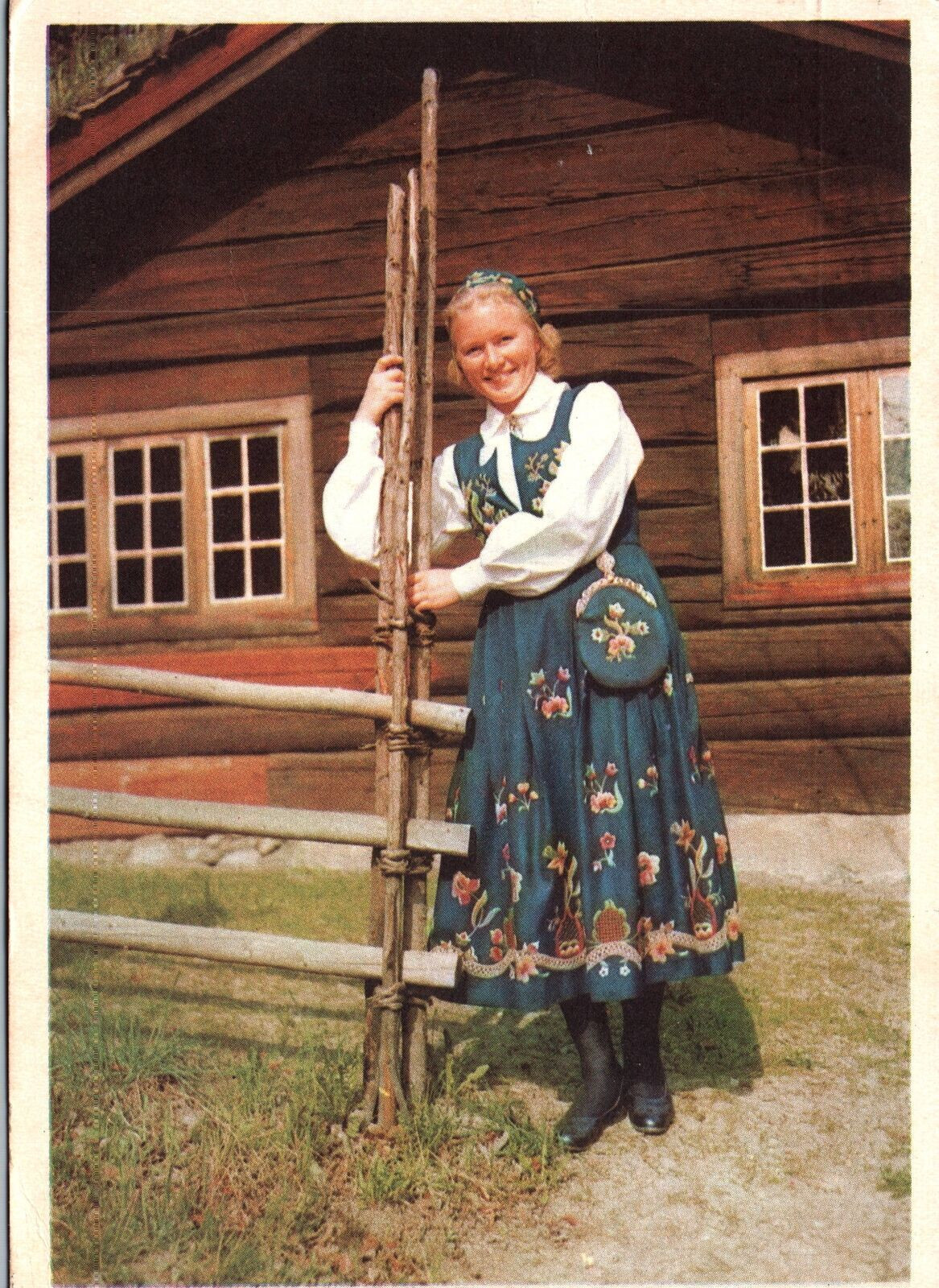 Continental Size Postcard Women in Traditional Dress Gudbrandsdal ...