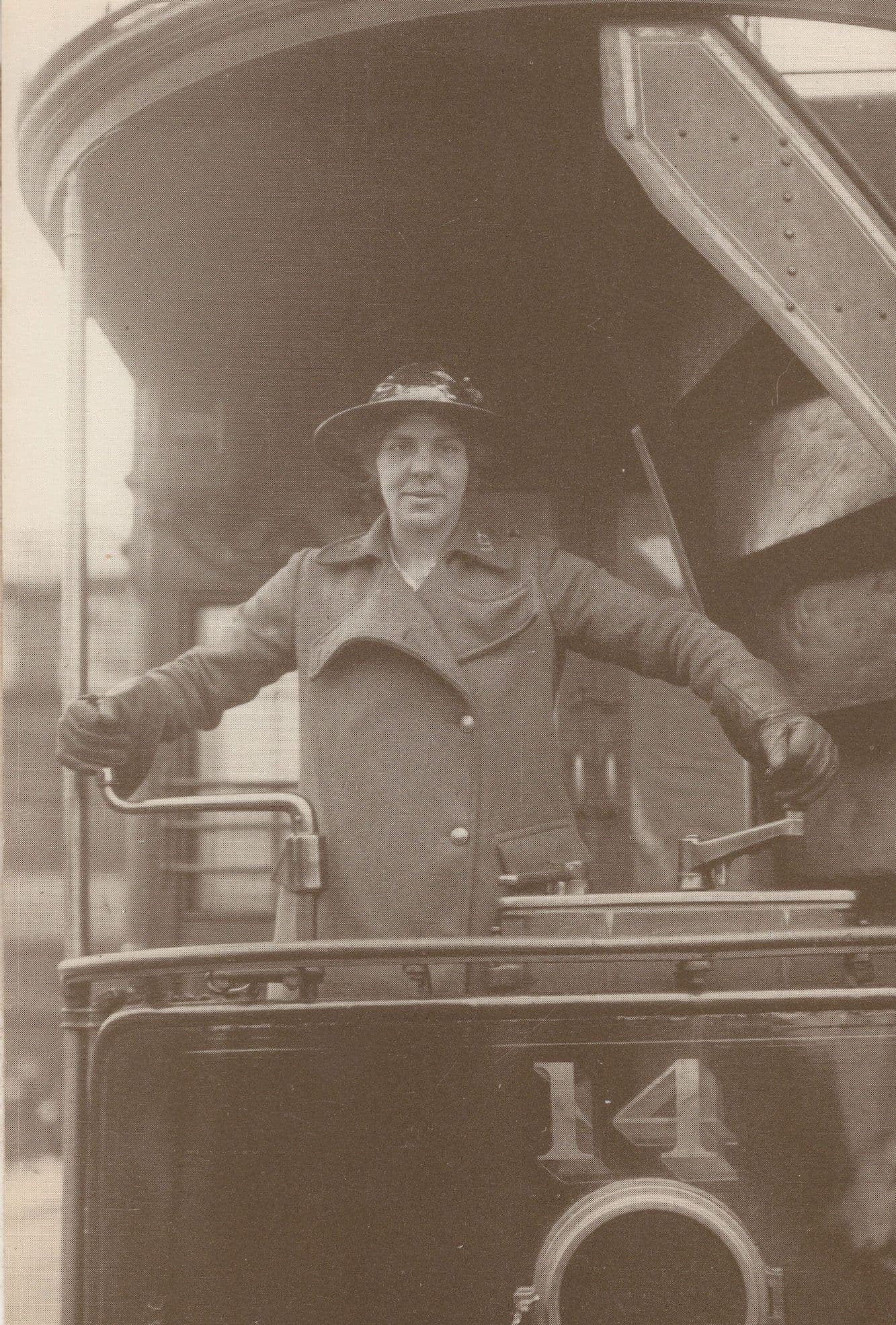 Lowestoft Suffolk Woman Train Driver In WW1 War Postcard | Topics ...