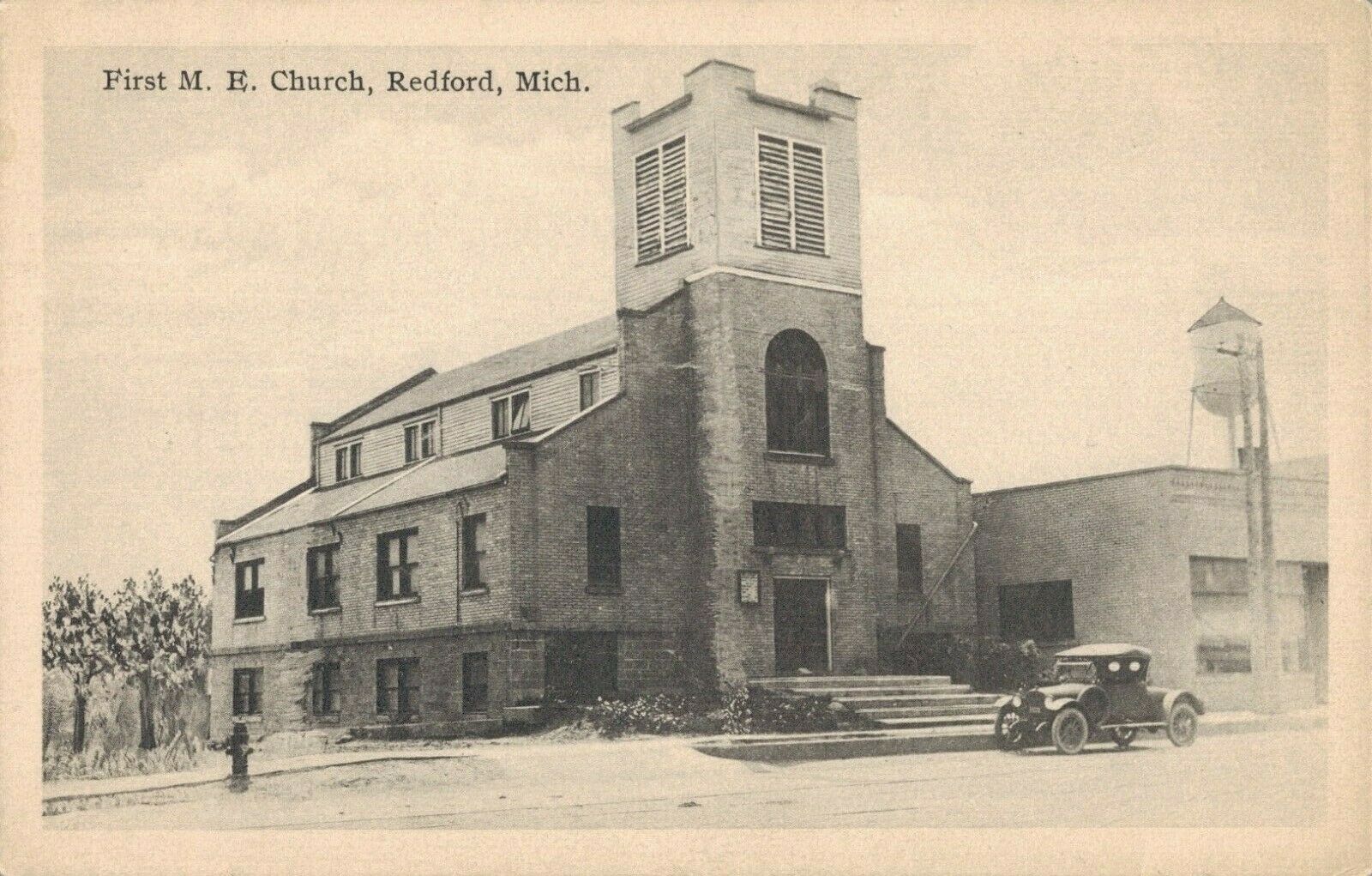 USA - First M.E Church Redford - Michigan With Oldtimer And Watertank ...