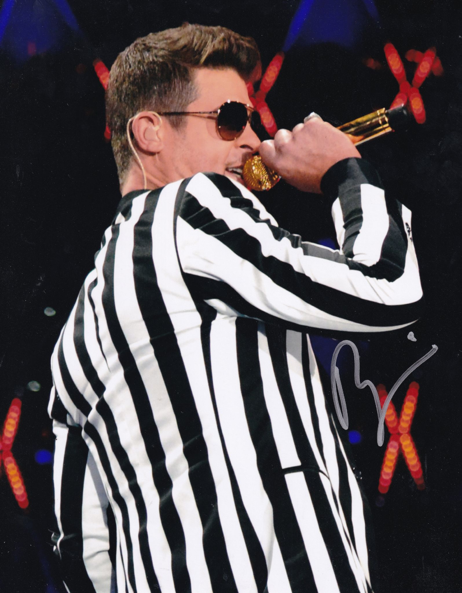 Robin Thicke Canadian Pop Singer Giant 10x8 Hand Signed Photo | Topics ...