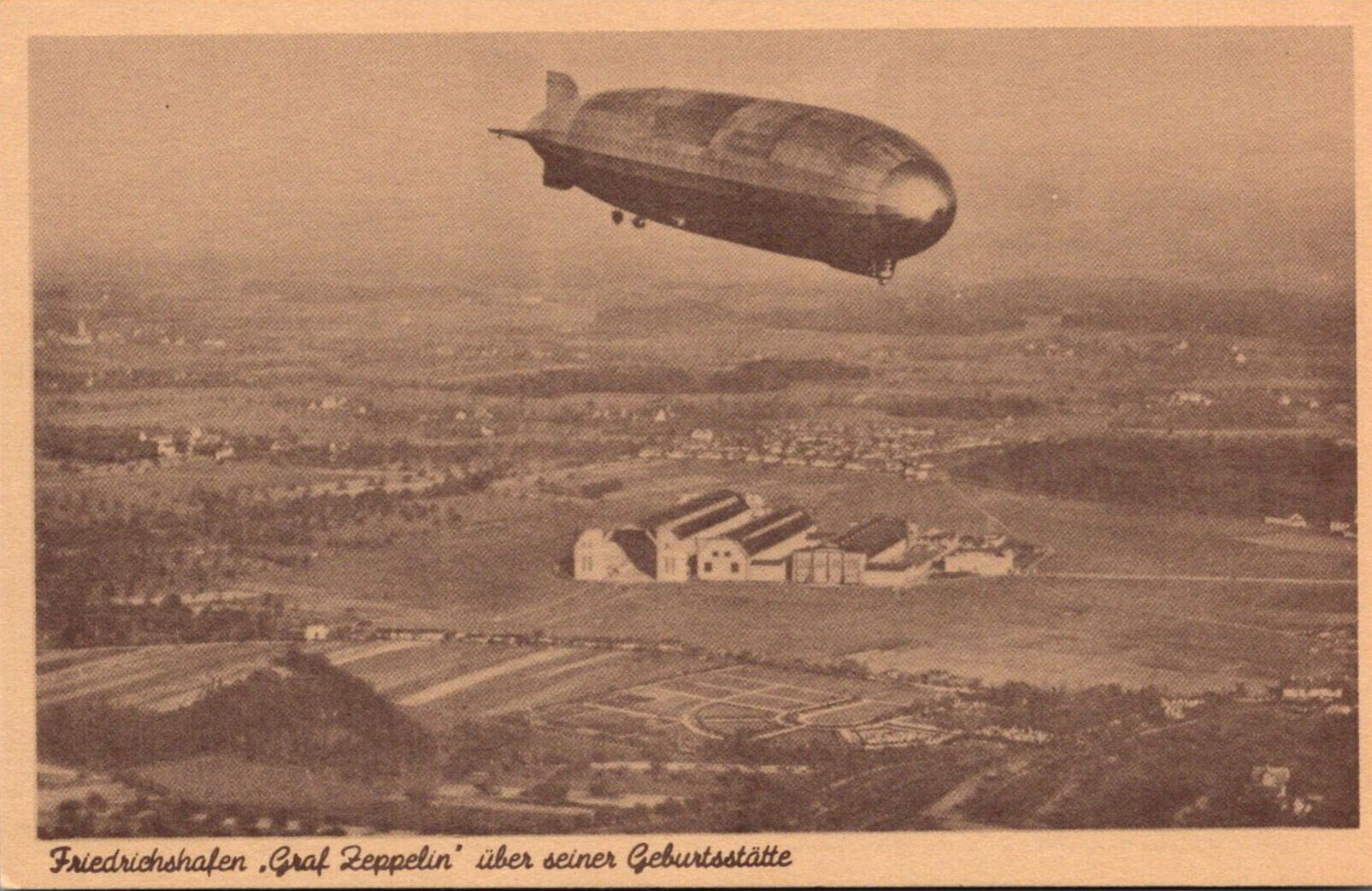 Airships Friedrichshafen Graf Zeppelin Ueber Seiner Geburtsstaette ...