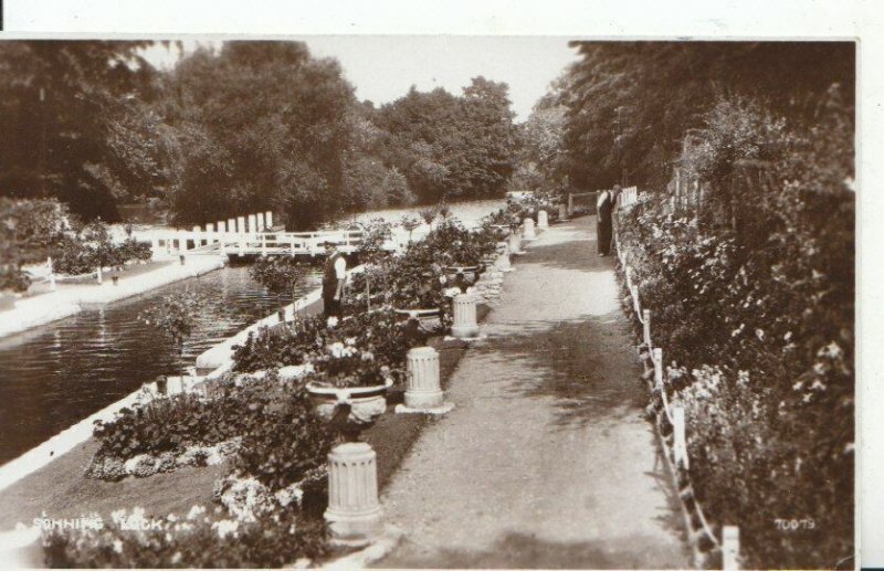 Berkshire Postcard - Sonning Lock - Reading - Real Photograph - Ref ...