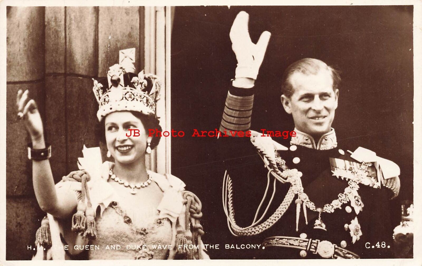 English Royalty, Queen Elizabeth & Duke Wave from Balcony, Valentine No ...