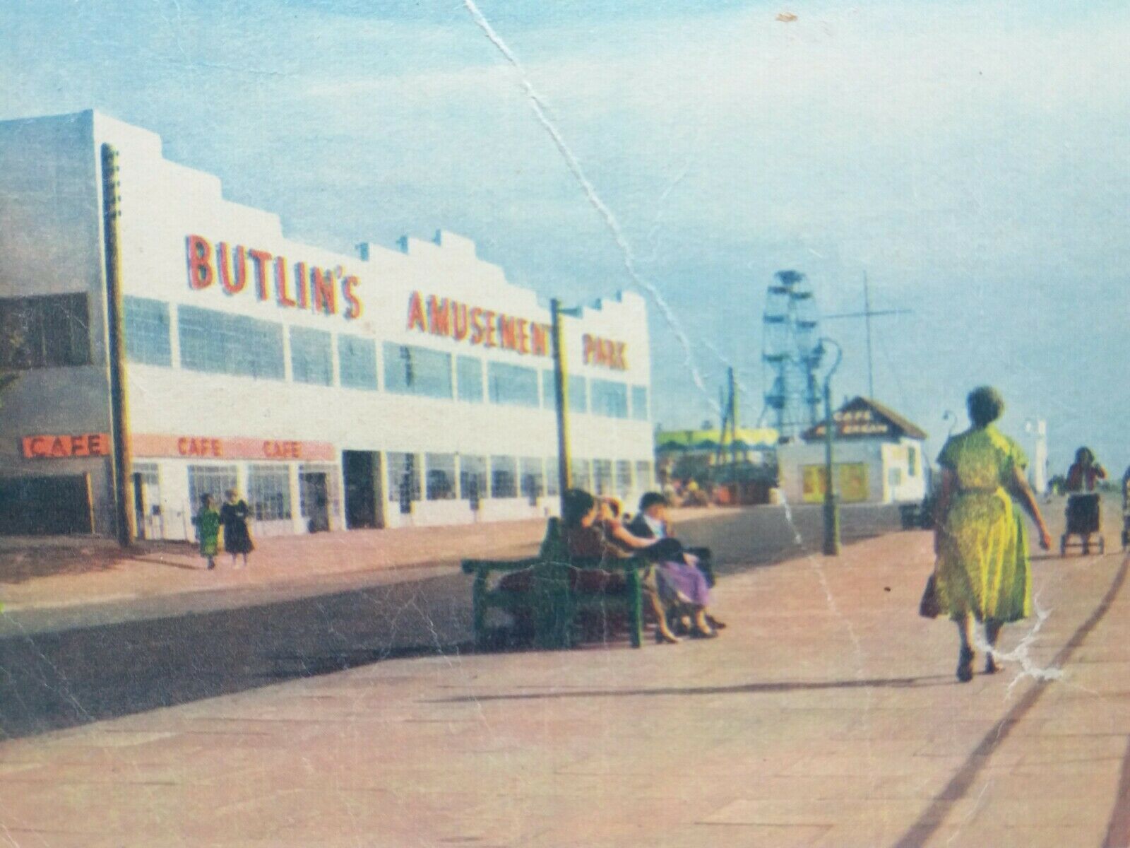River Promenade Littlehampton Butlins Amusement Park Cafe Tucks ...