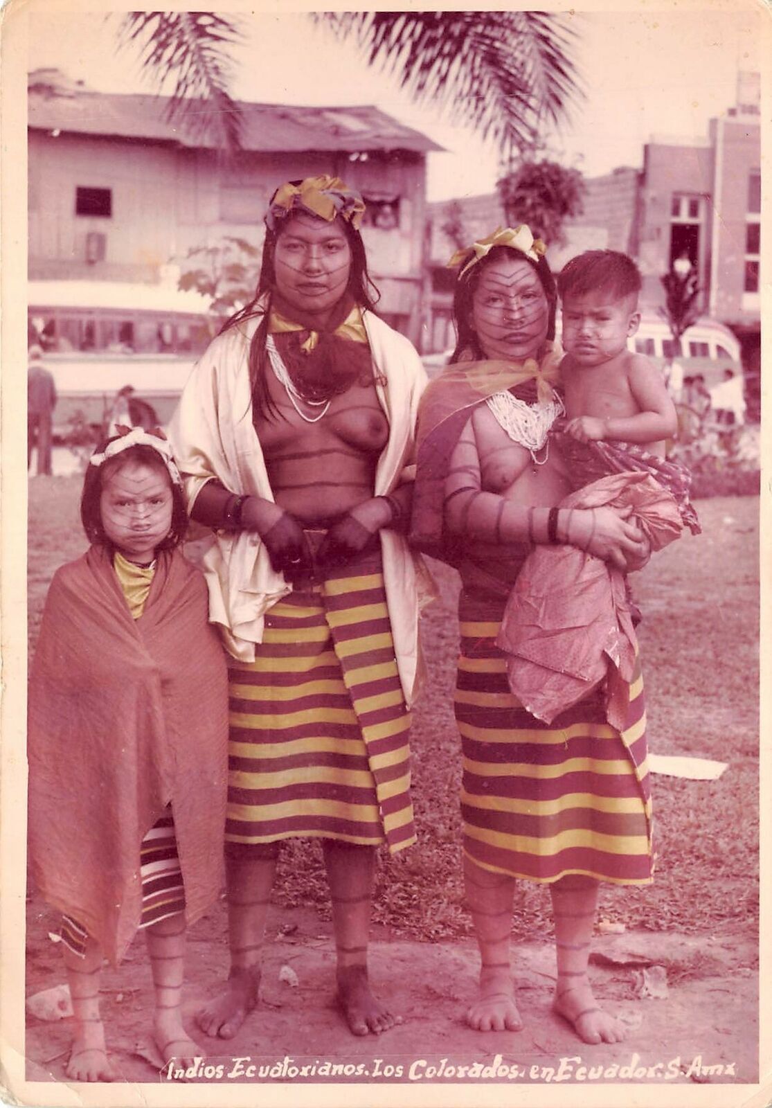 Lot259 indios ecuatorianos los colorados en ecuador types folklore ...