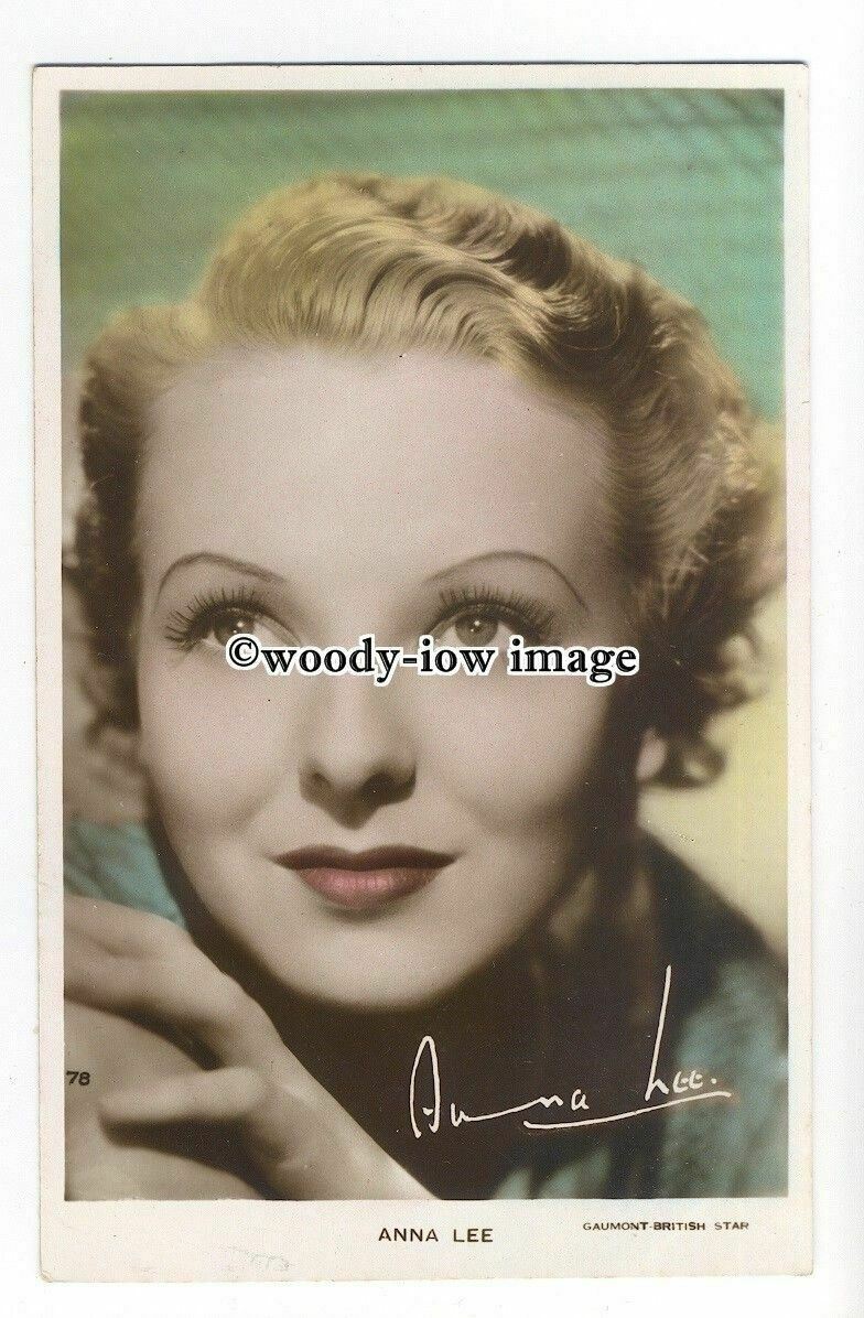 Actress Anna Lee