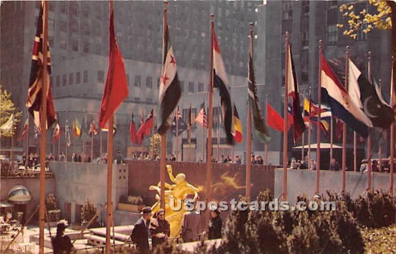 Sunken Plaza, Rockefeller Center in New York City, New York | United ...