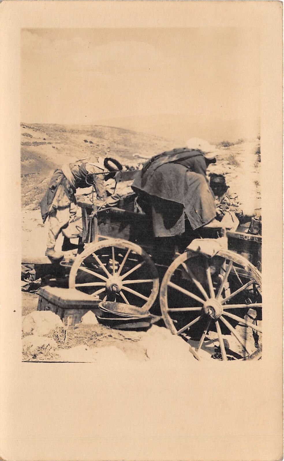 Lot376 ww1 Bedouin looting Turkey army Sinai Palestine Britain UK ...