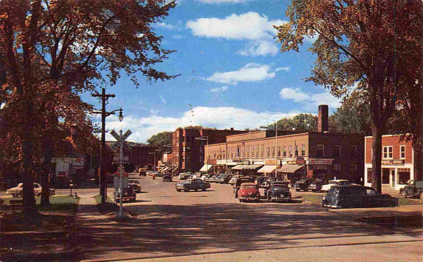 Main Street Cars Lyndonville Vermont 1950s postcard | United States ...