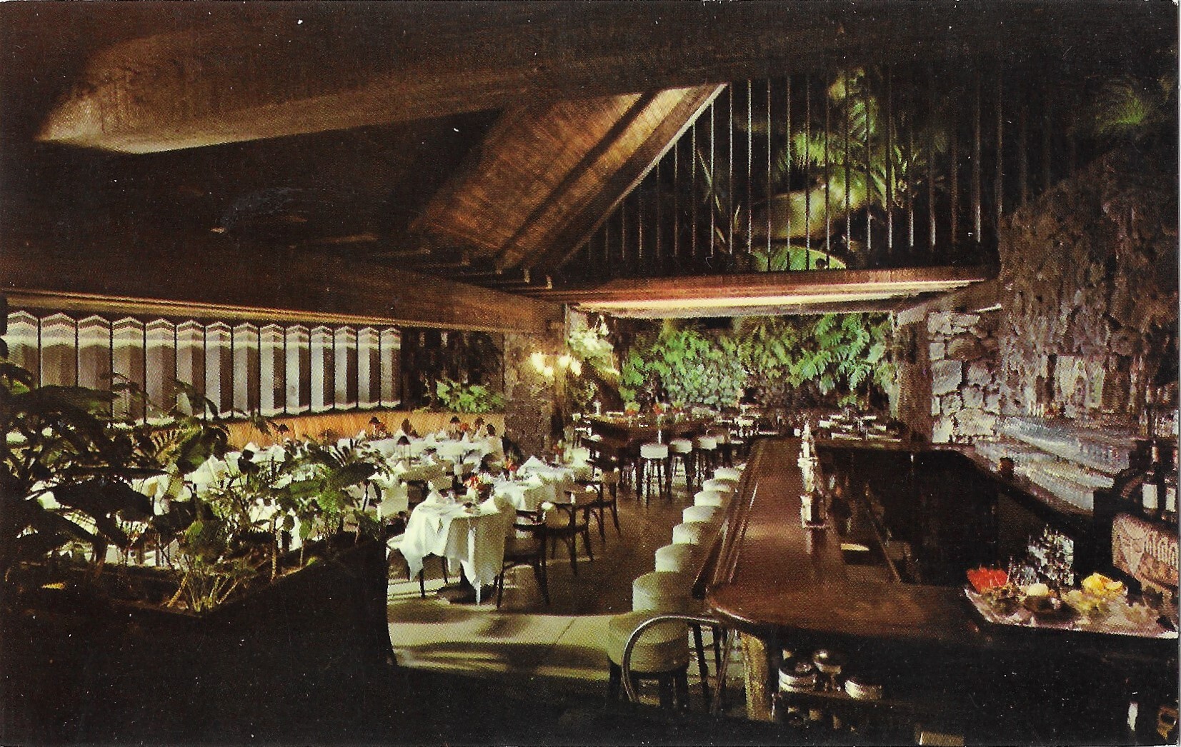 Interior of Canlis World's Most Beautiful Restaurant Honolulu Hawaii ...