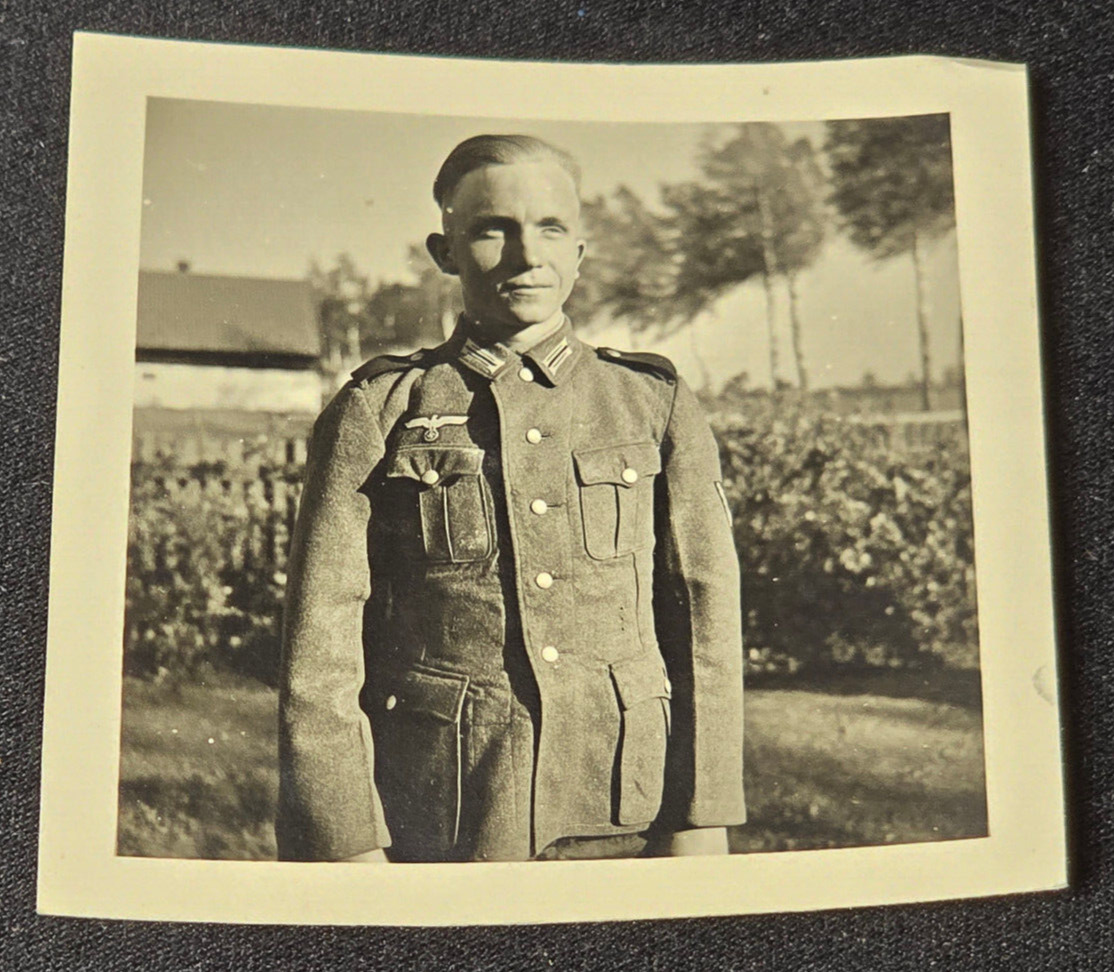 WEHRMACHT ARMY SOLDIER POSES WW2 WWII German Wartime Military Photo ...