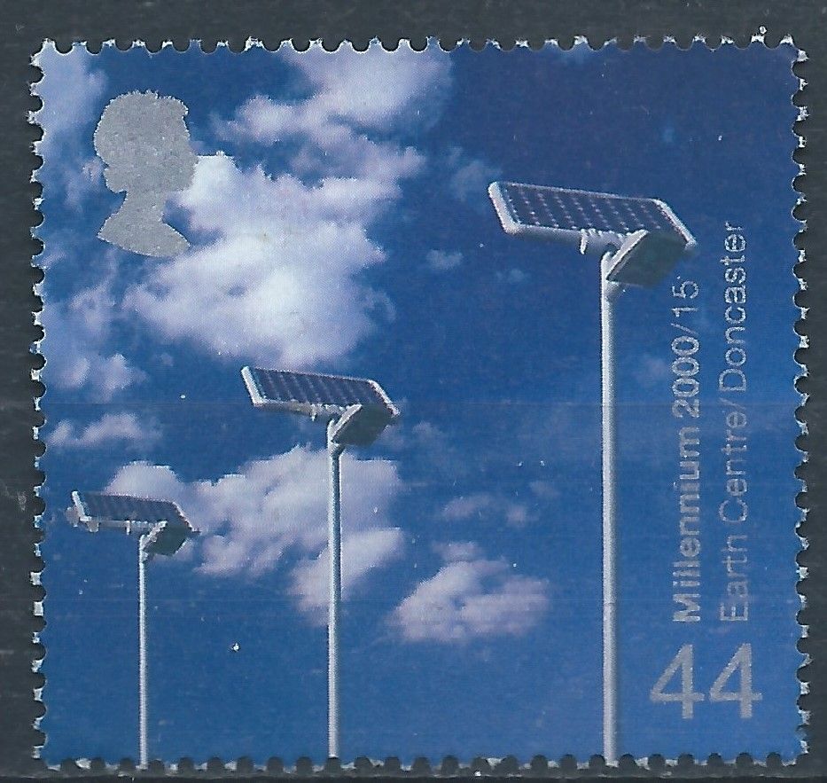 Great Britain 2000 - 44p Life & Earth - SG2140 used | Great Britain ...