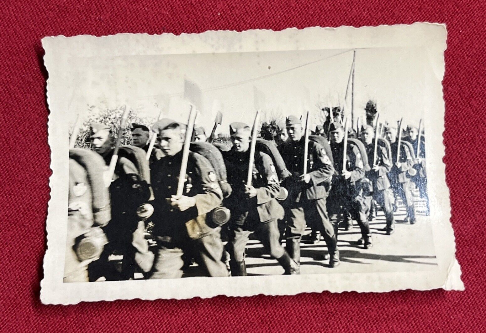 WW2 WWII Original German Military wartime Photo Soldiers RAD Shovels ...