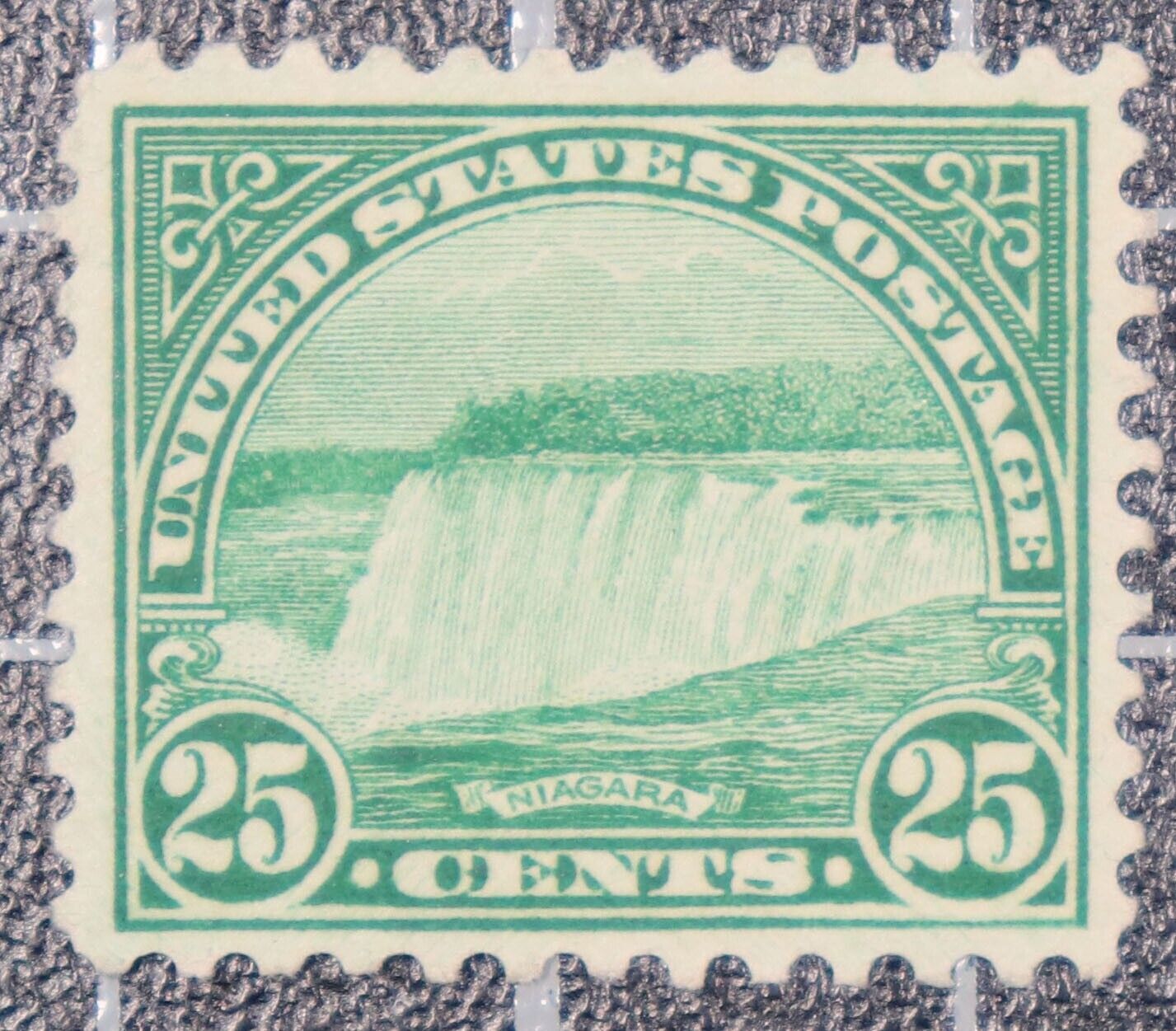 Scott 699 25 Cents Niagara Falls MNH Stamp Nice Stamp SCV $13.00 ...
