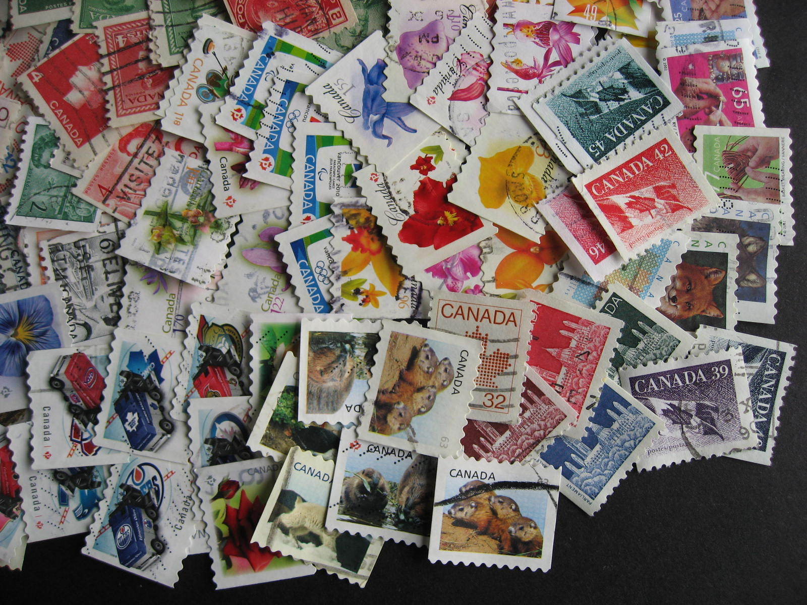 CANADA coil stamps 145 different used,nice modern here too! Some mixed ...