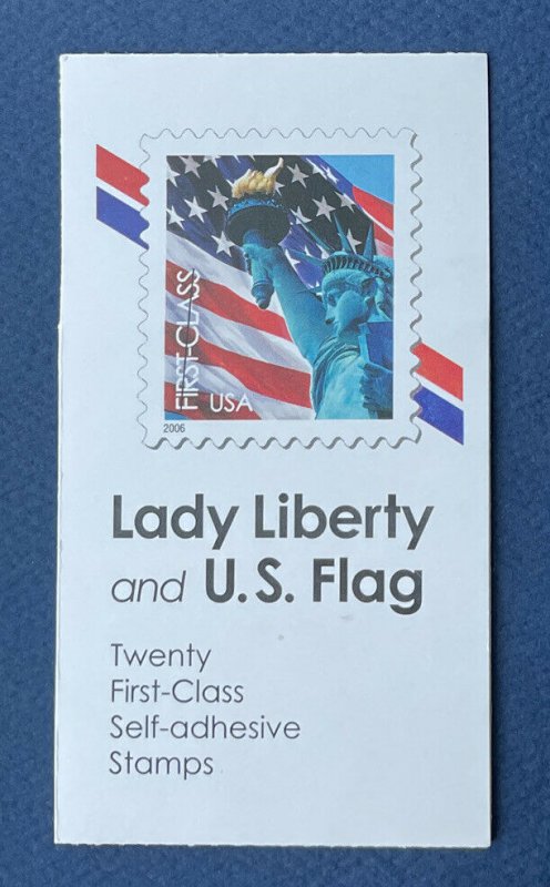 BK300 (3974) LADY LIBERTY & US FLAG Booklet of 20 US FC Stamps MNH 2005 ...