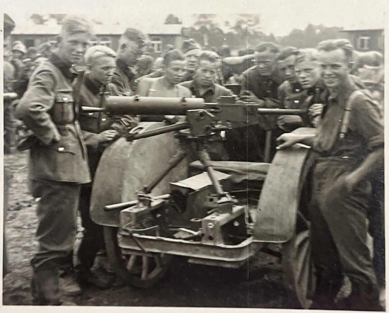 SOLDIERS SMILING WITH MACHINE GUN TURRET WW2 WWII German Military photo ...