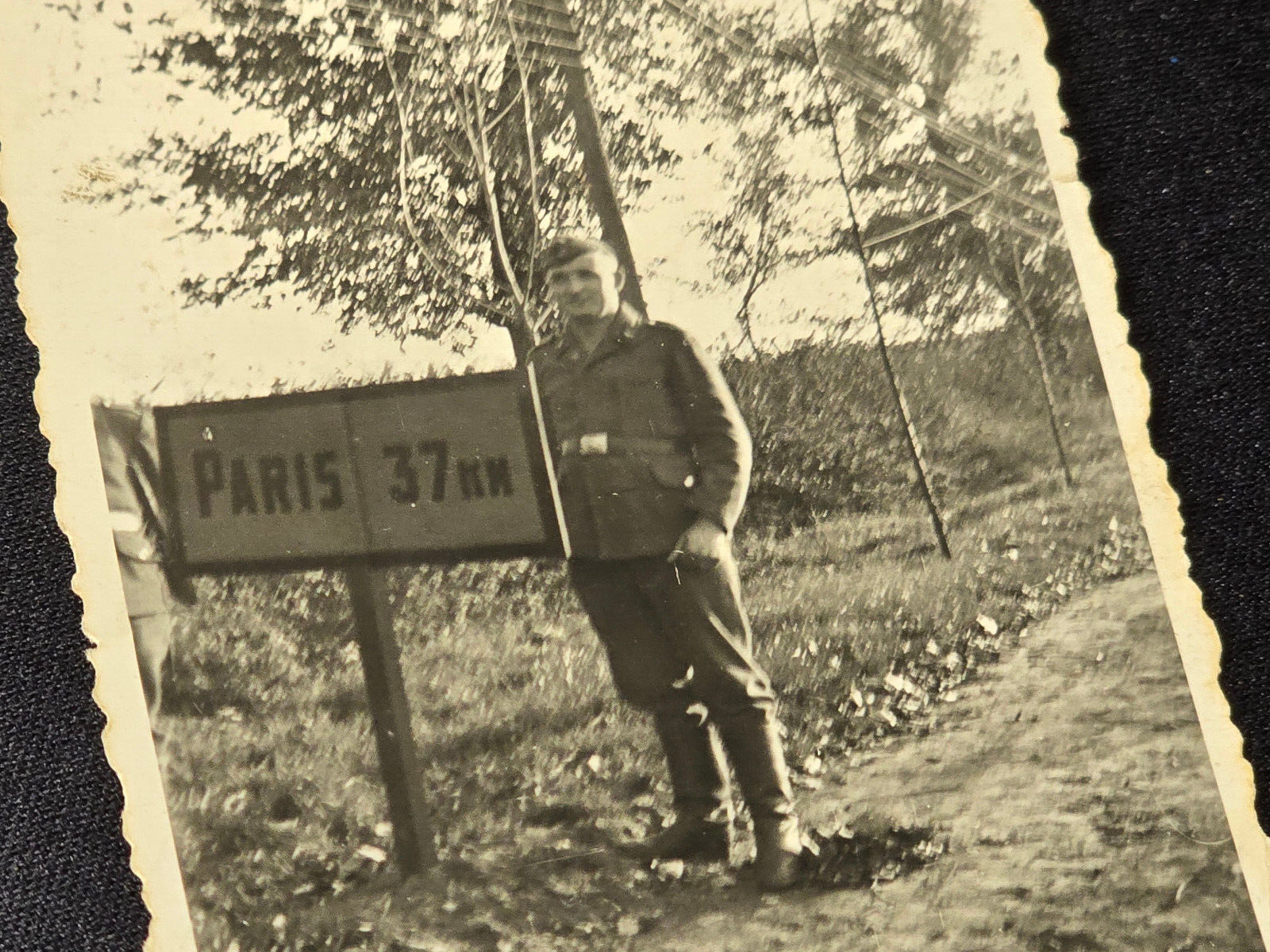 LUFTWAFFE SOLDIER AT PARIS FRANCE SIGN WW2 WWII German Wartime Military ...