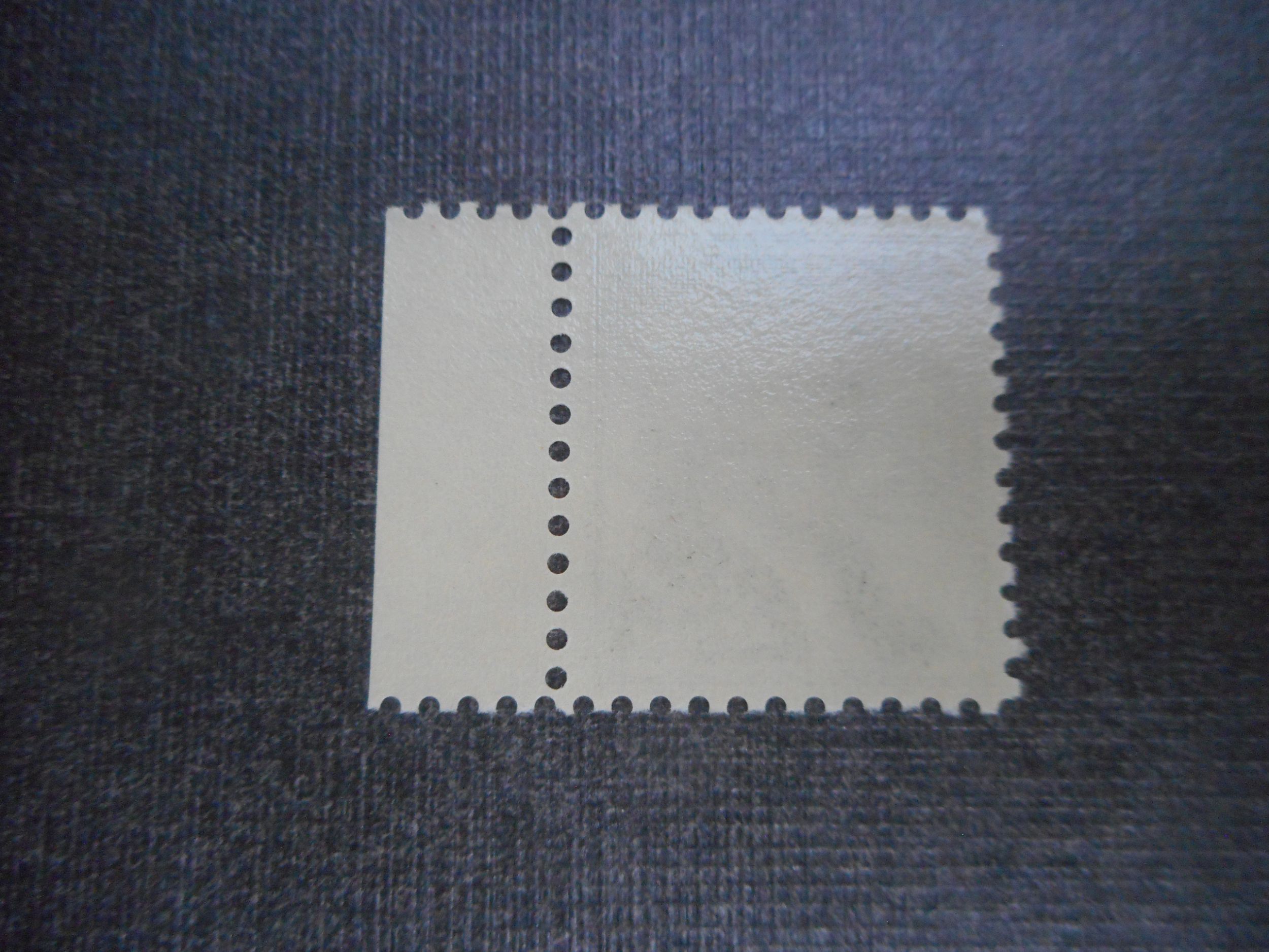 # 1053 VF-XFNH with Selvage | United States, General Issue Stamp / HipStamp