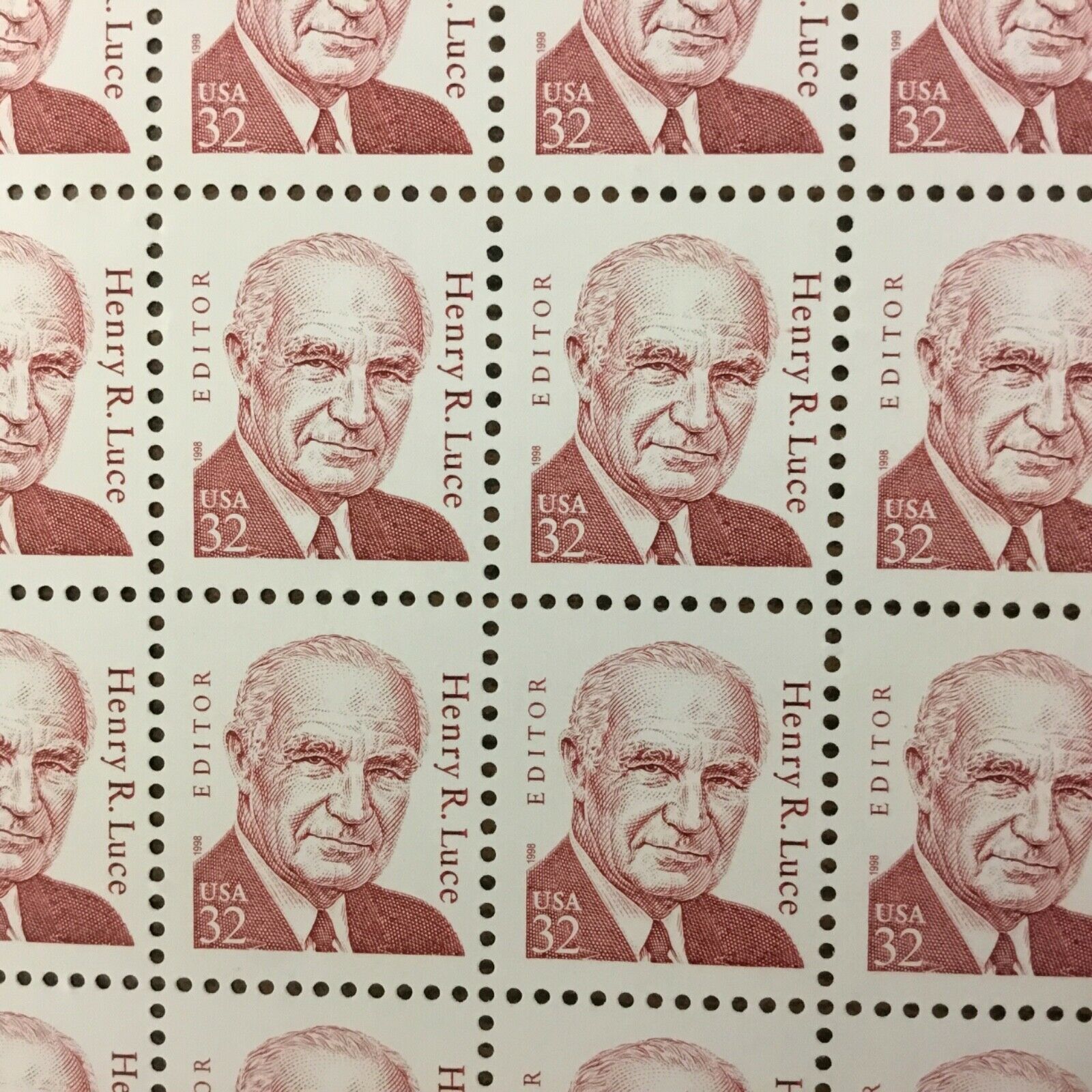 2935 Henry R. Luce, Publisher. MNH 32¢ sheet of 20. Issued In 1998 ...