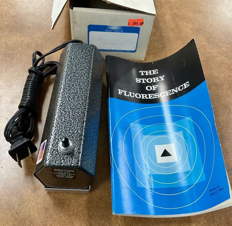 Raytech LS-4 UV Light Vintage USA Ultraviolet Light unused, works well ...