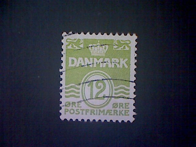 Denmark (Danmark), Scott #333, used (o), 1952, Waves, 12ø, yellow green ...