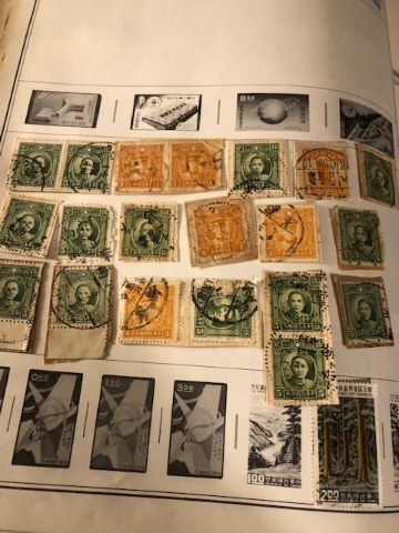 Standard World Album Containing 5635 Stamps - See scans and description ...