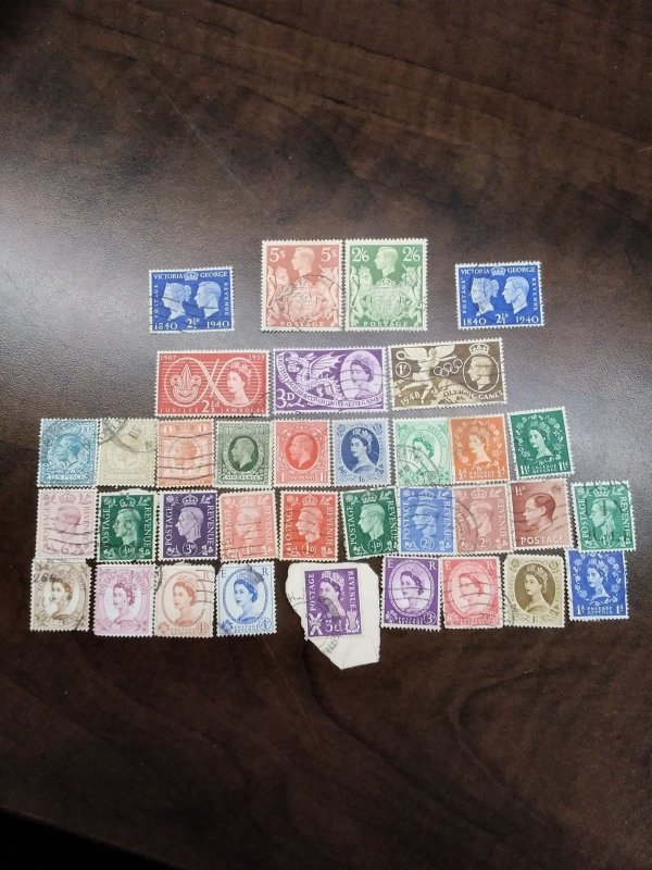 Vintage Great Britain Postage Revenue collection of 35 stamps king and ...