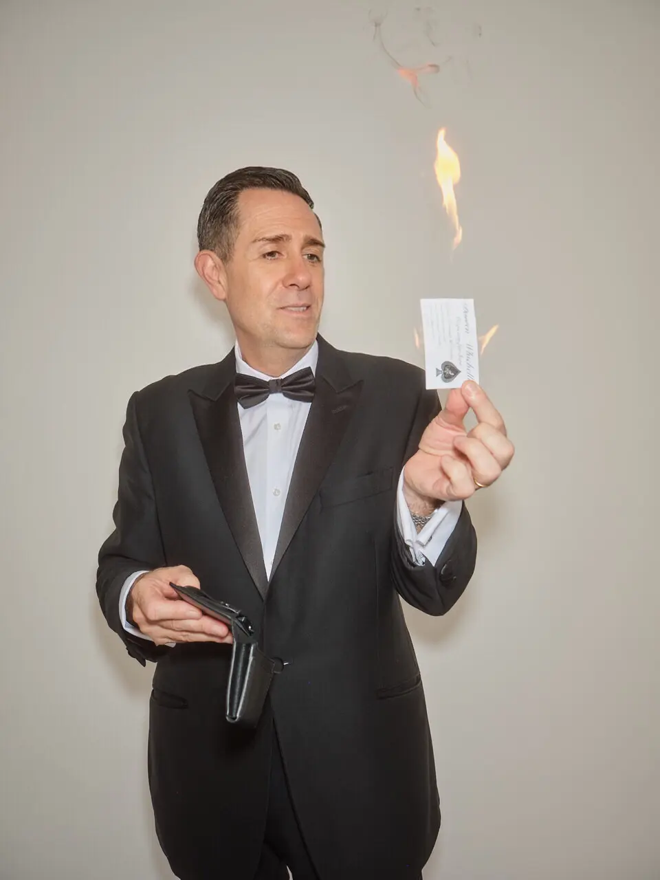 Mesmerizing Live Magic Show – Interactive Parlour at Home