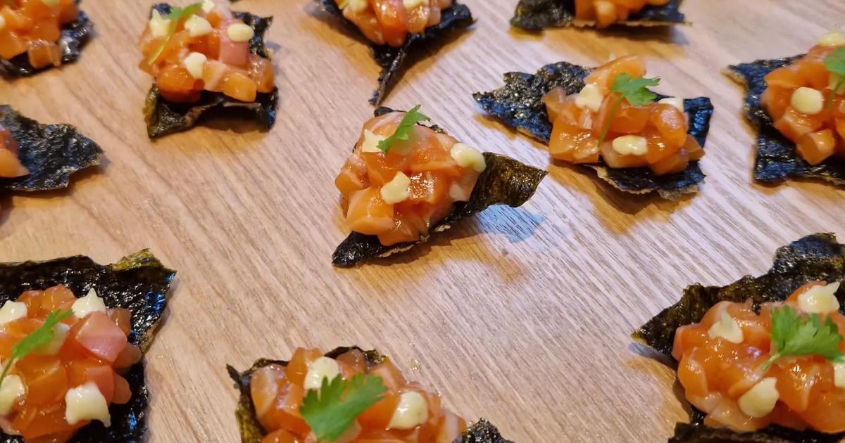 Exquisite canapes and main course