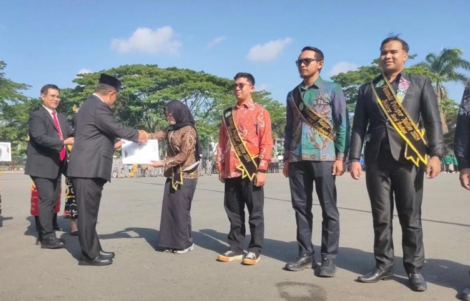 Apresiasi Karya dan Inovasi Pemuda, Dispora Kaltim Beri Penghargaan 5 ... Apresiasi Karya dan Inovasi Pemuda, Dispora Kaltim Beri Penghargaan 5 ...