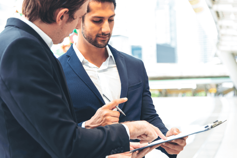 What Does A Contract Associate Do?