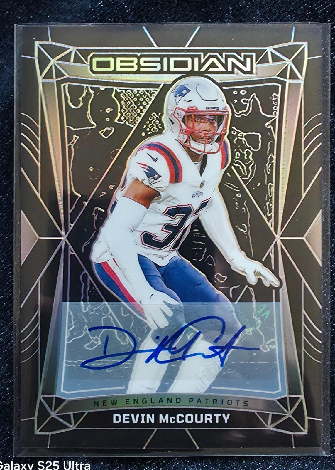 Devin McCourty [Signature] #137 Prices | 2024 Panini Obsidian ...