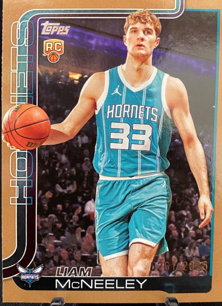 Liam McNeeley [Gold] #229 Prices | 2025 Topps | Basketball Cards