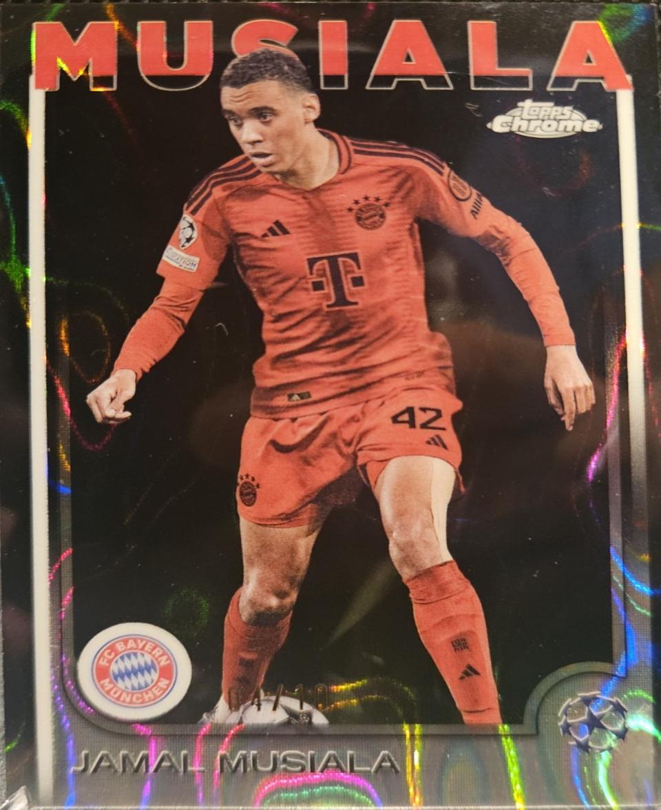 Jamal Musiala [Black Refractor] #42 Prices | 2024 Topps Chrome UEFA ...